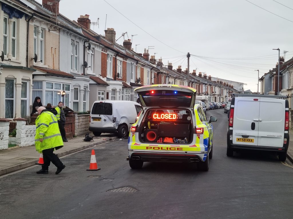 Police dealing with 2 vehicle RTC Queens Road Portsmouth – Hampshire ...